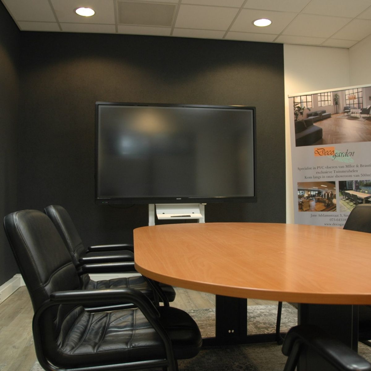 Refurbished Sharp Big Pad PN-70TB3 touchscreen monitor - 70 inch - Odys